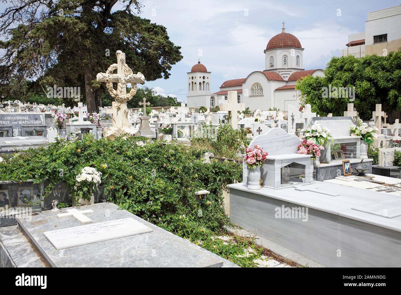 Cretan graves hi-res stock photography and images - Alamy