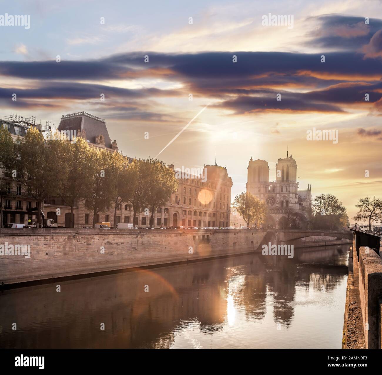 Paris cathedral pinnacle hi-res stock photography and images - Alamy