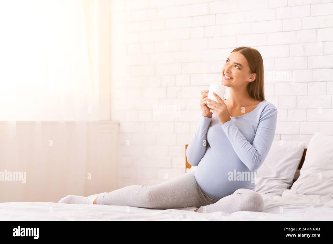 Expectant mother hydration hi-res stock photography and images - Alamy