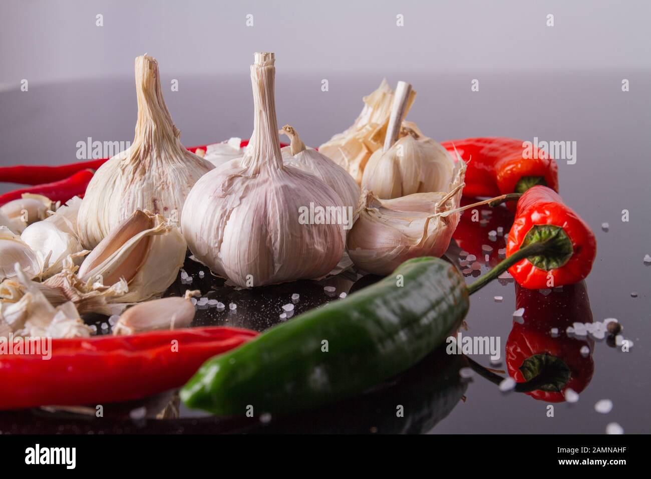Garlic cloves in husk Stock Photo - Alamy