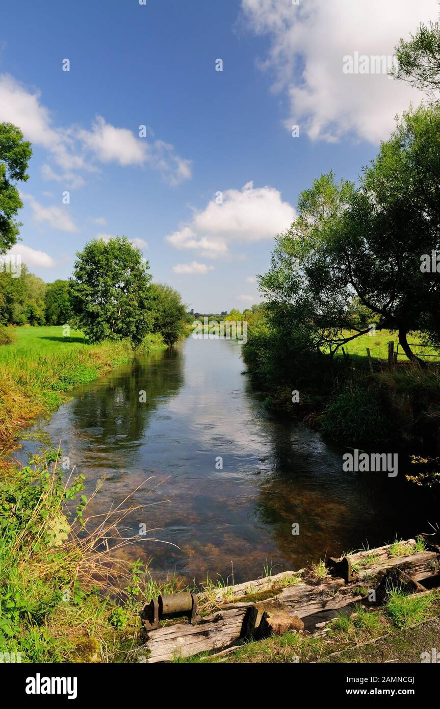 Avon river hampshire hi-res stock photography and images - Alamy