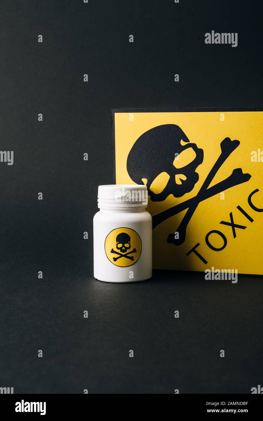 Toxic sign hi-res stock photography and images - Alamy