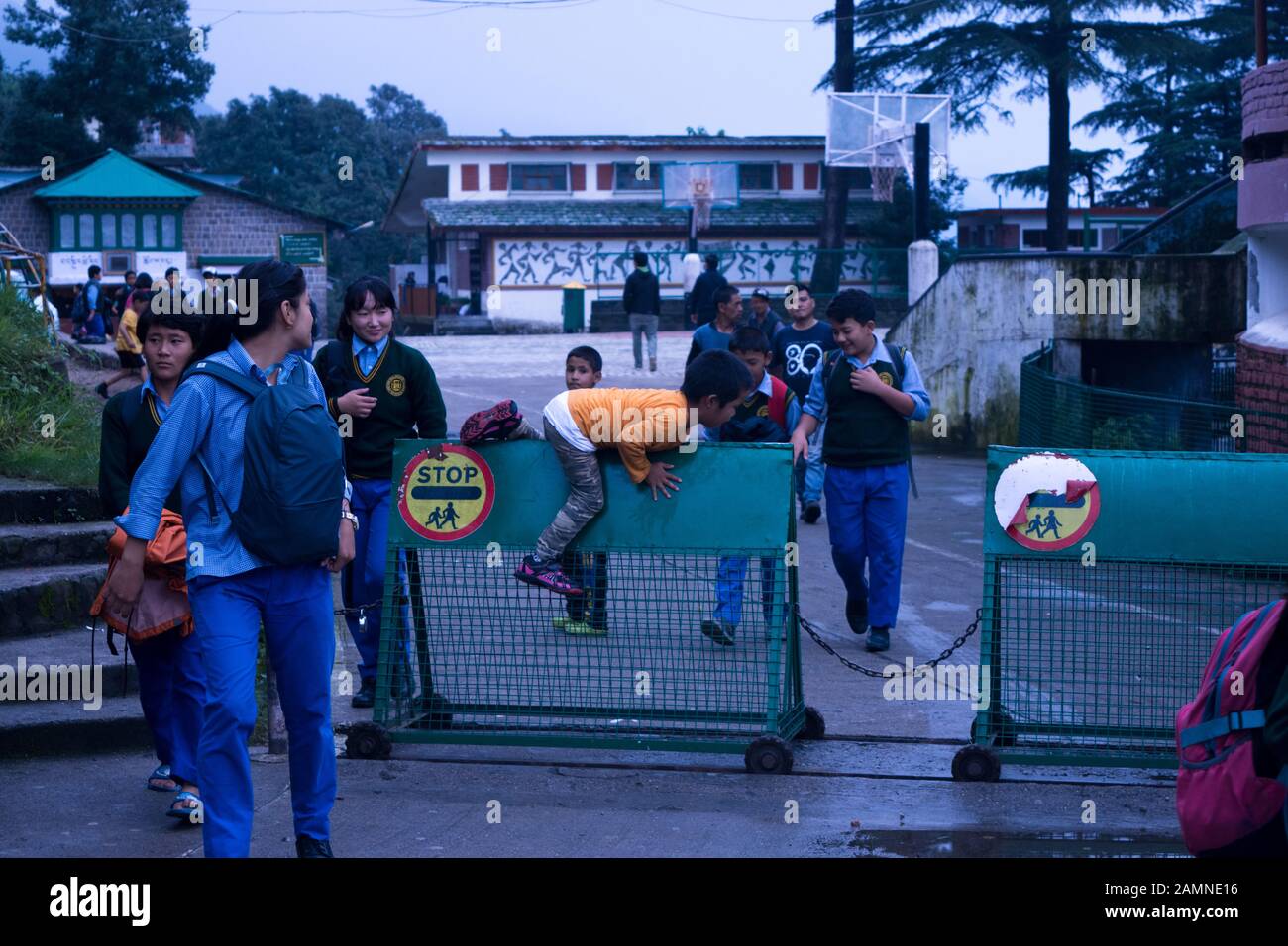 Kids on the border Stock Photo - Alamy