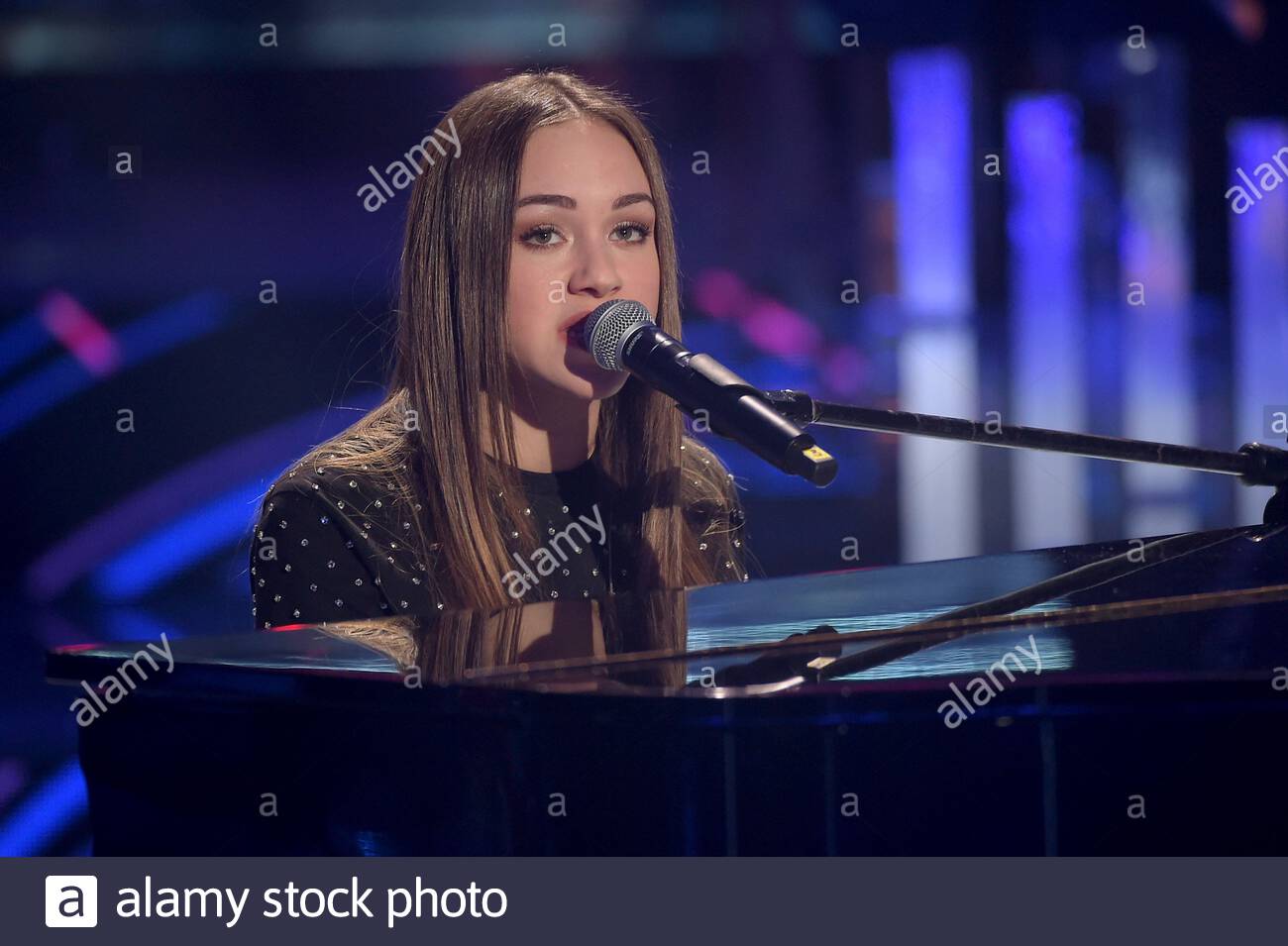 Shari High Resolution Stock Photography and Images - Alamy