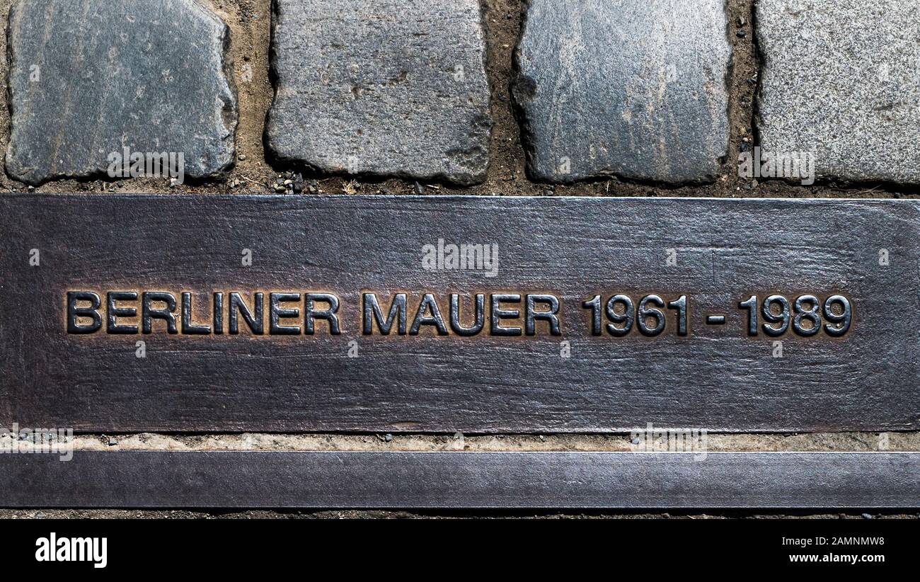 berlin wall 1961-1989, berliner mauer 1961-1989, metal memorial plaque ...