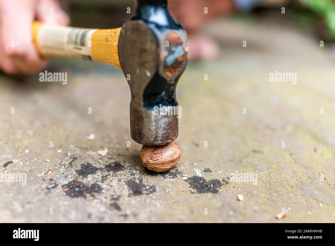 Hammer smashing stone hi-res stock photography and images - Alamy Hammer smashing stone hi-res stock photography and images - Alamy
