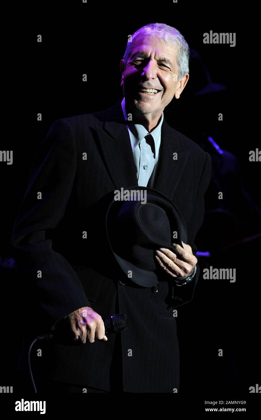 Leonard cohen hi-res stock photography and images - Alamy