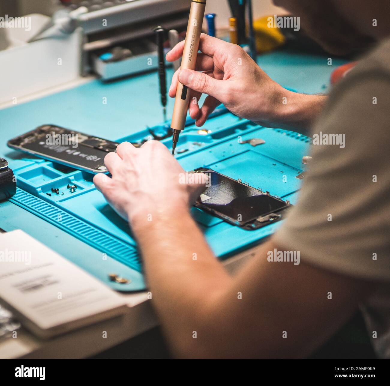 Phone Repair Service Stock Photo - Alamy
