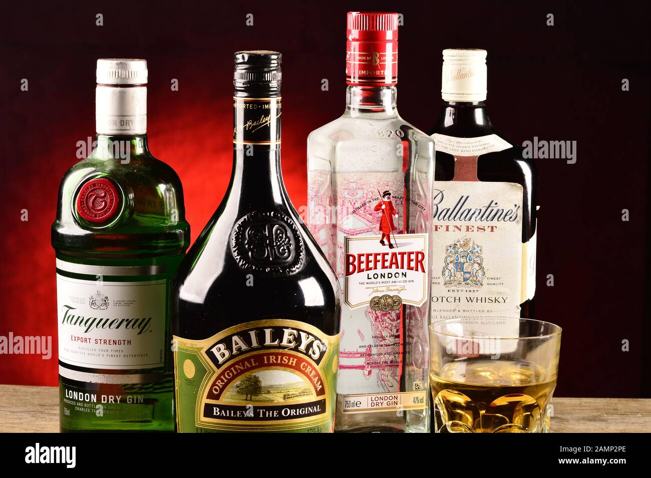 Alcoholic drink drinks beverage wine hi-res stock photography and ...