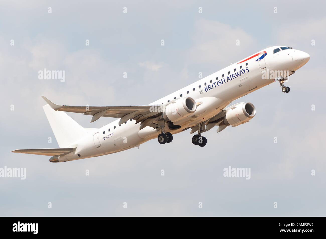 British Airways Embraer E190 High Resolution Stock Photography and ...