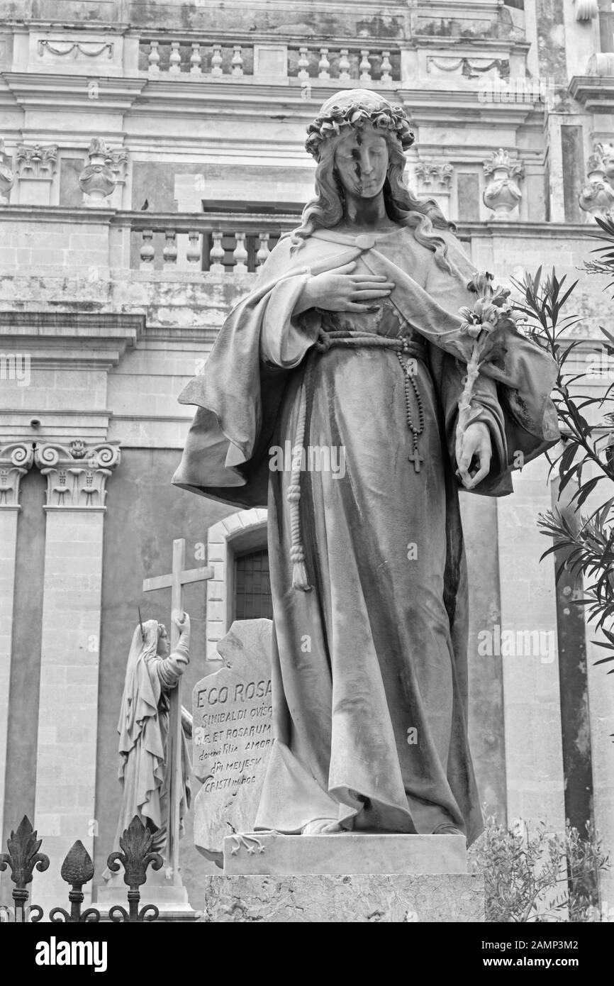 Sicily monument statue history hi-res stock photography and images - Alamy