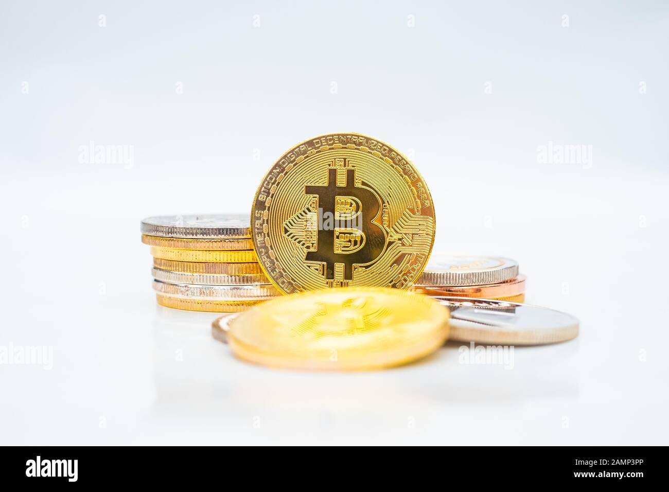 Monero symbol hi-res stock photography and images - Alamy