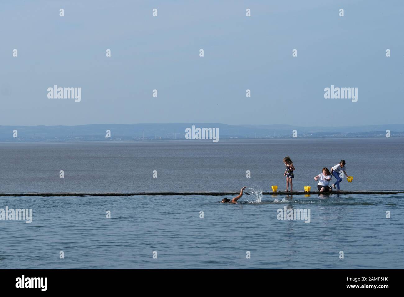 Clevedon Marine Pool High Resolution Stock Photography and Images - Alamy