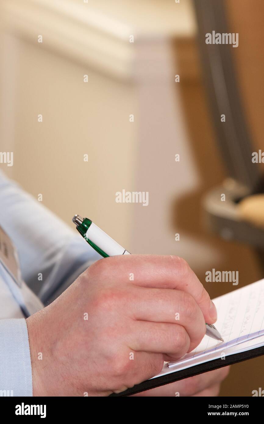 Taking notes hi-res stock photography and images - Alamy