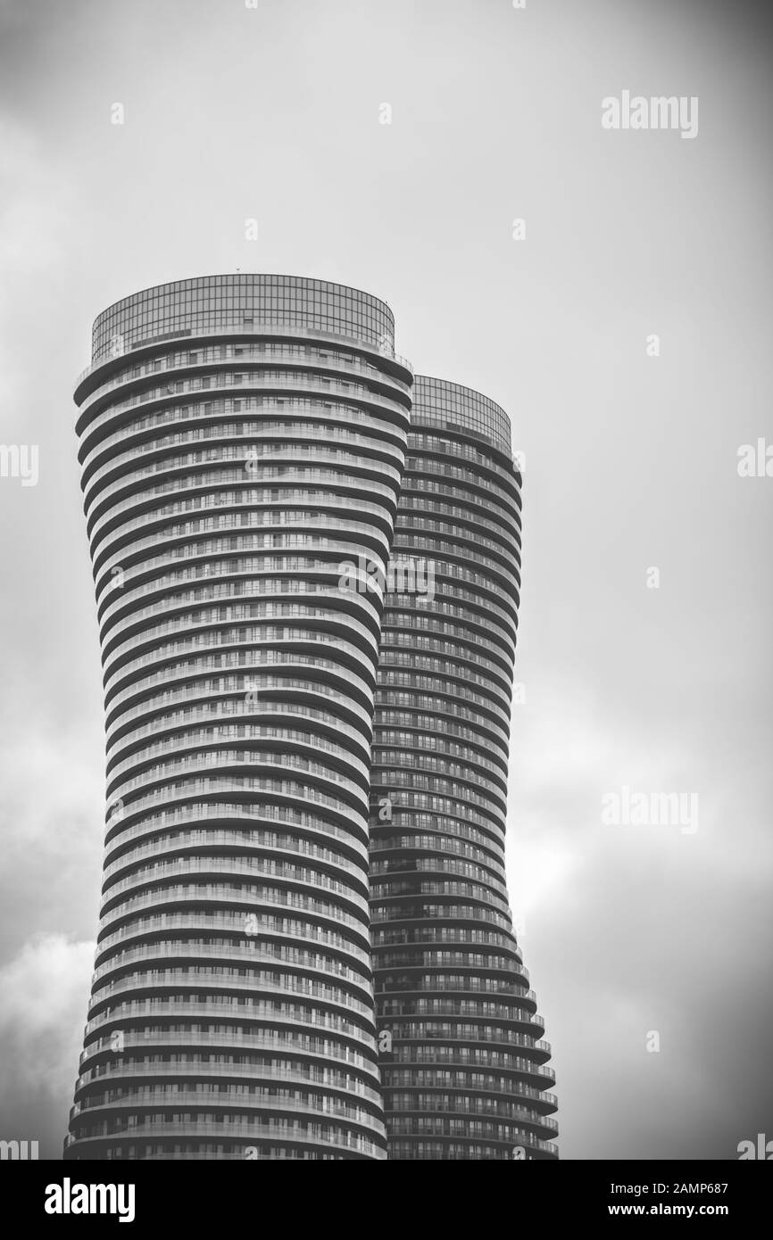 White towers building hi-res stock photography and images - Alamy