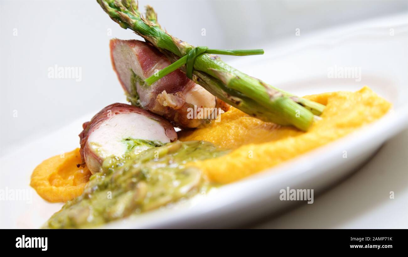 Chicken main hi-res stock photography and images - Alamy