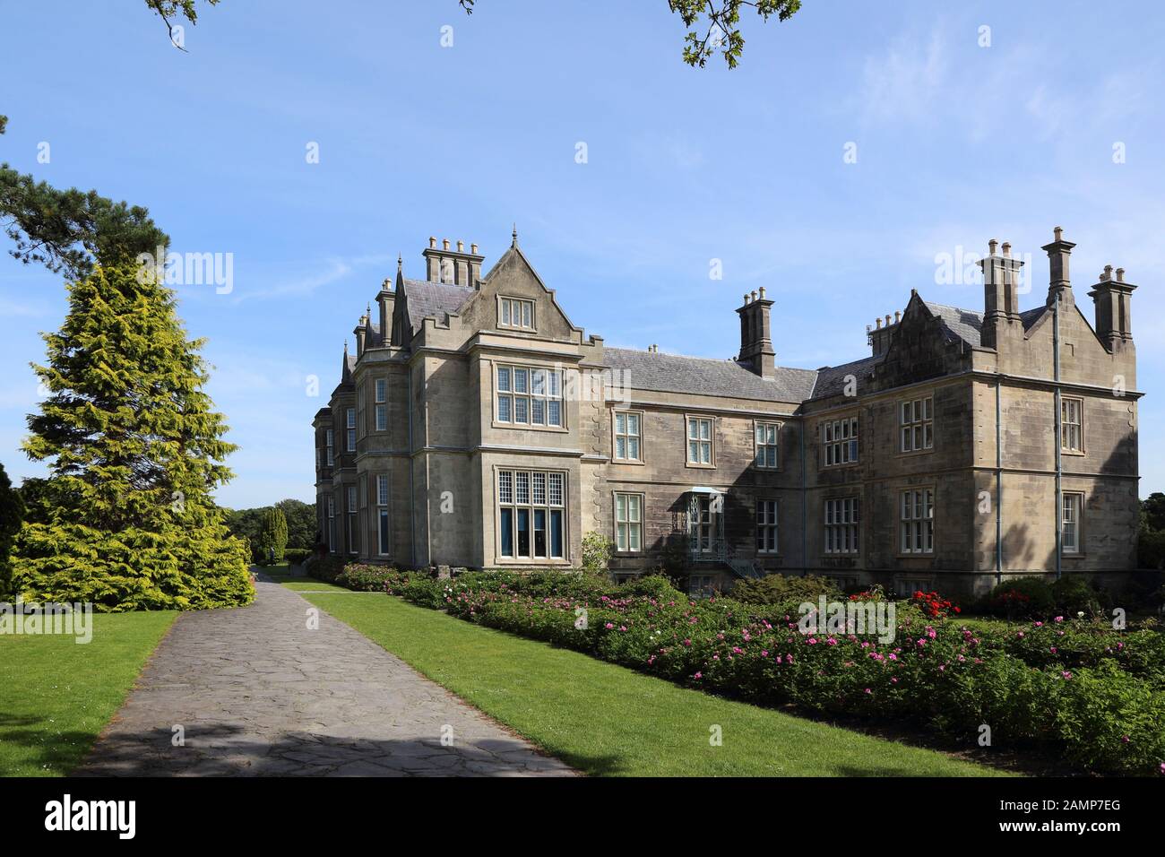Muckross castle hi-res stock photography and images - Alamy