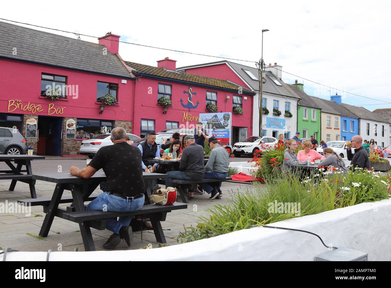 Portmagee restaurant hi-res stock photography and images - Alamy