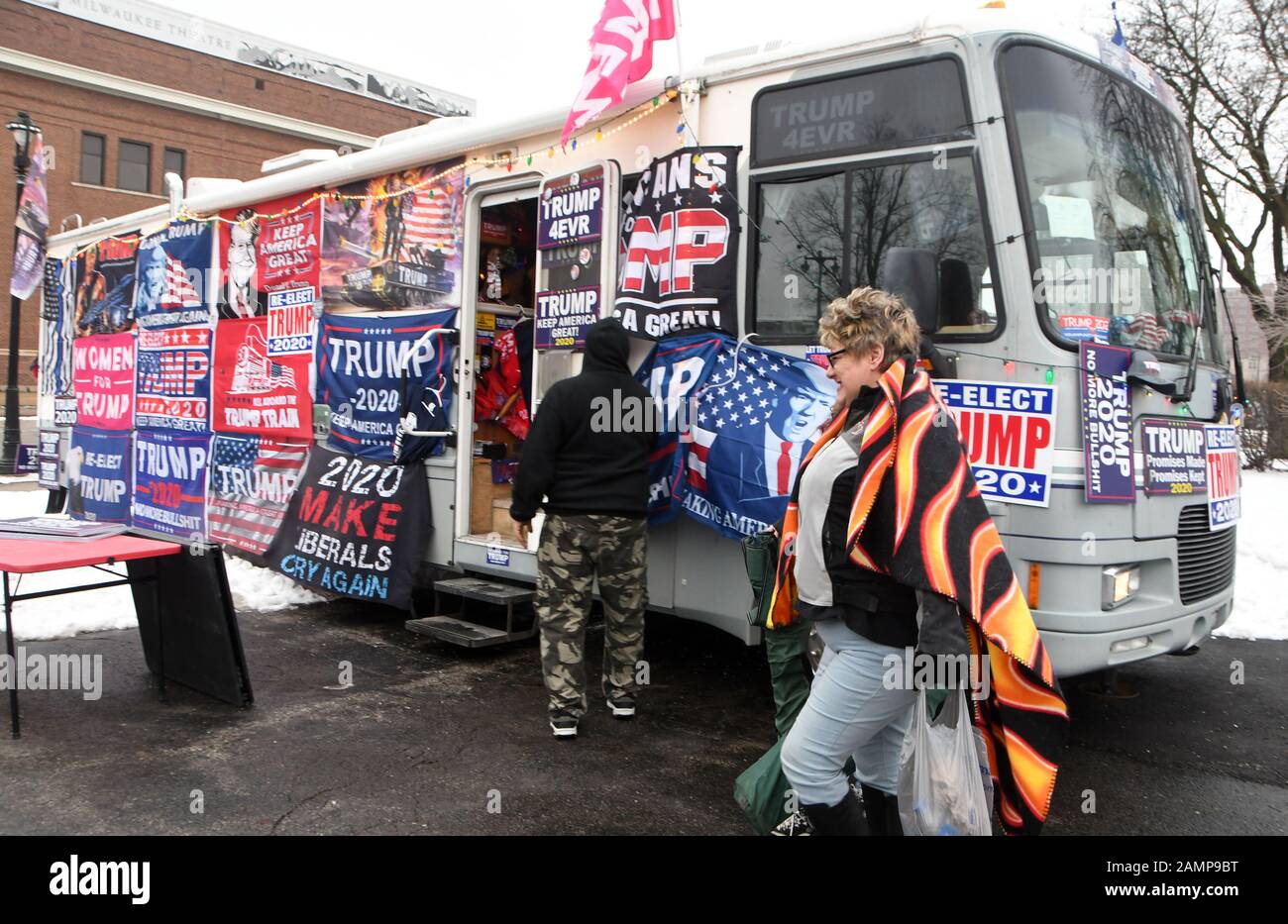 Setting up rv hi-res stock photography and images - Alamy