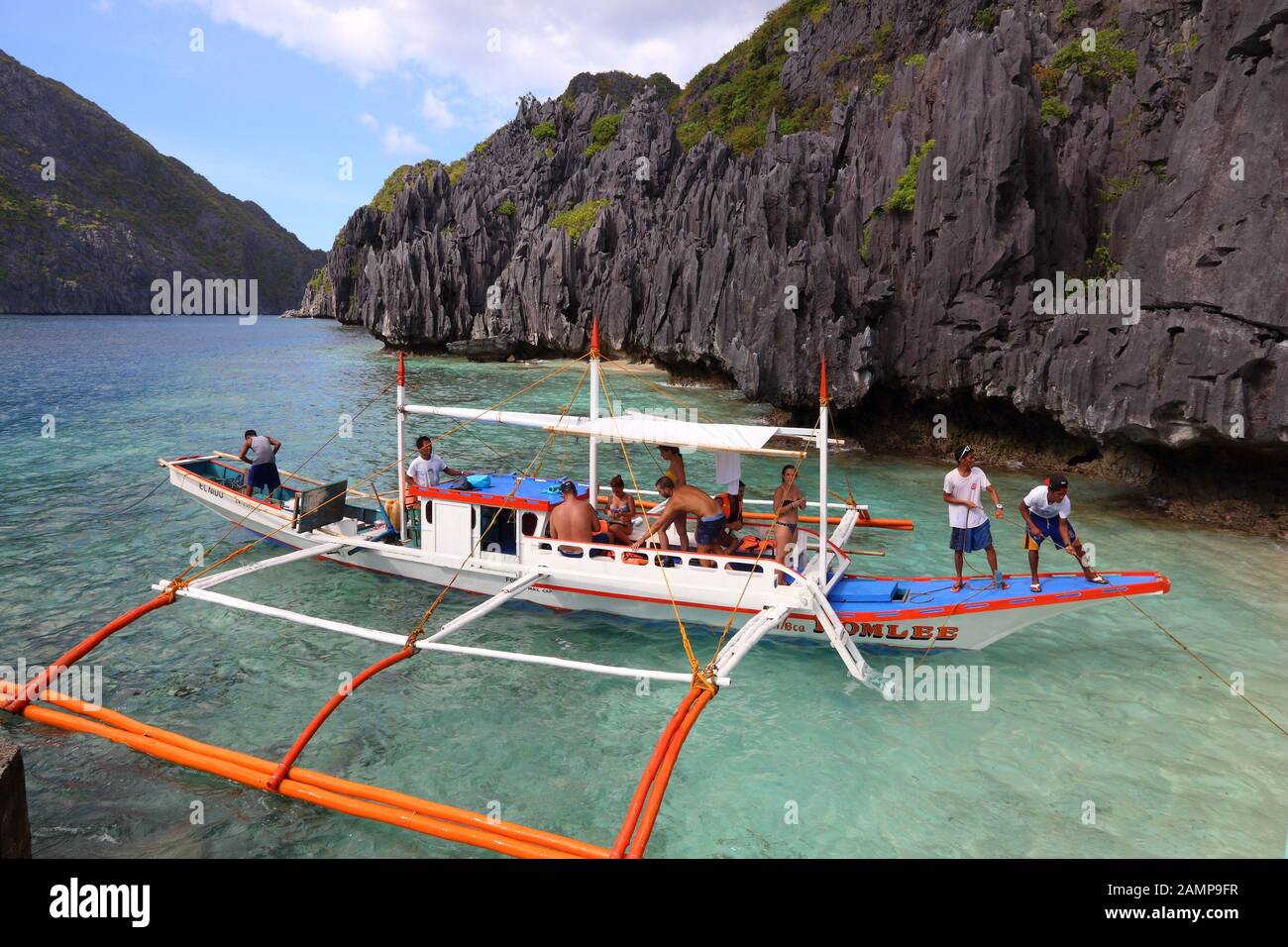 PALAWAN, PHILIPPINES - DECEMBER 3, 2017: People enjoy island hopping ...