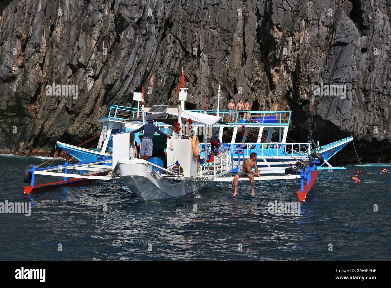 PALAWAN, PHILIPPINES - DECEMBER 3, 2017: People enjoy island hopping ...