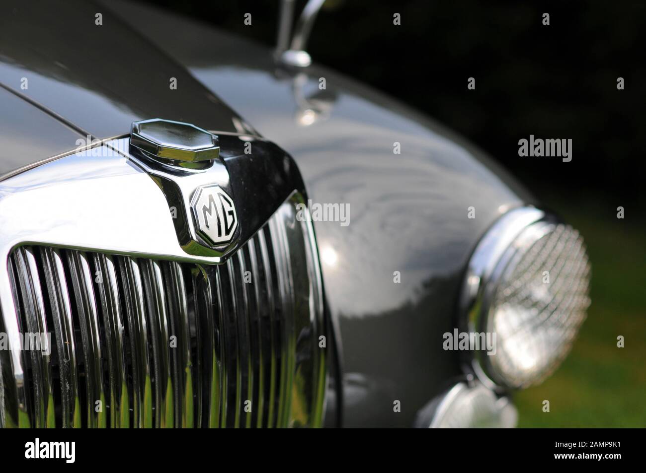 Mg bonnet badge hi-res stock photography and images - Alamy