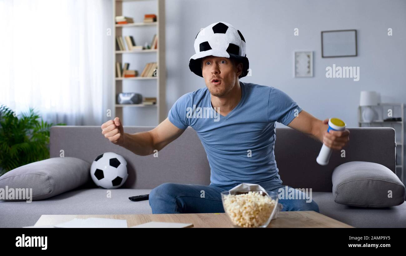 Football penalty waiting hi-res stock photography and images - Alamy