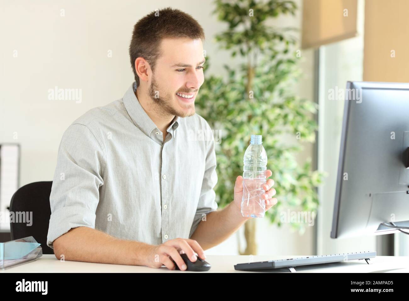 Workplace Water Bottle High Resolution Stock Photography and Images - Alamy