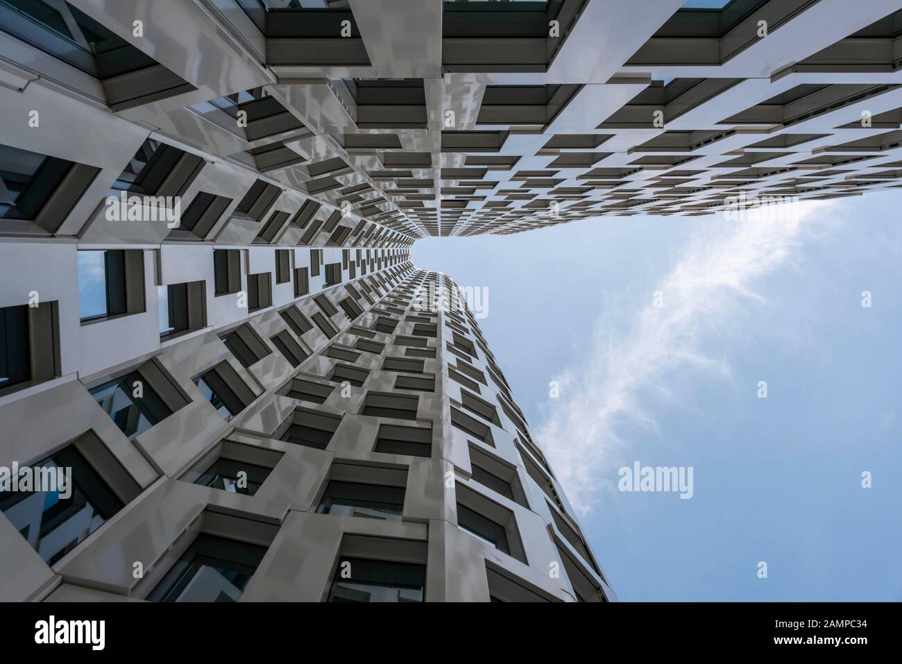 High rise architecture modern facade hi-res stock photography and ...