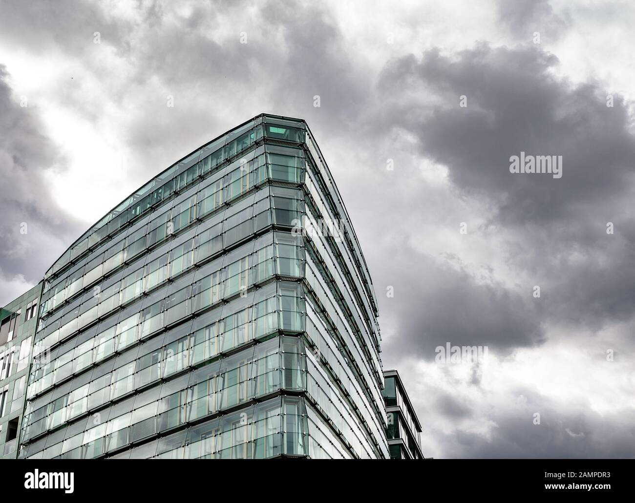 Office empty space outdoor building hi-res stock photography and images ...