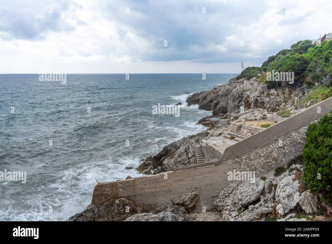 Trekking on the 750 path of Monte Circeo Stock Photo - Alamy