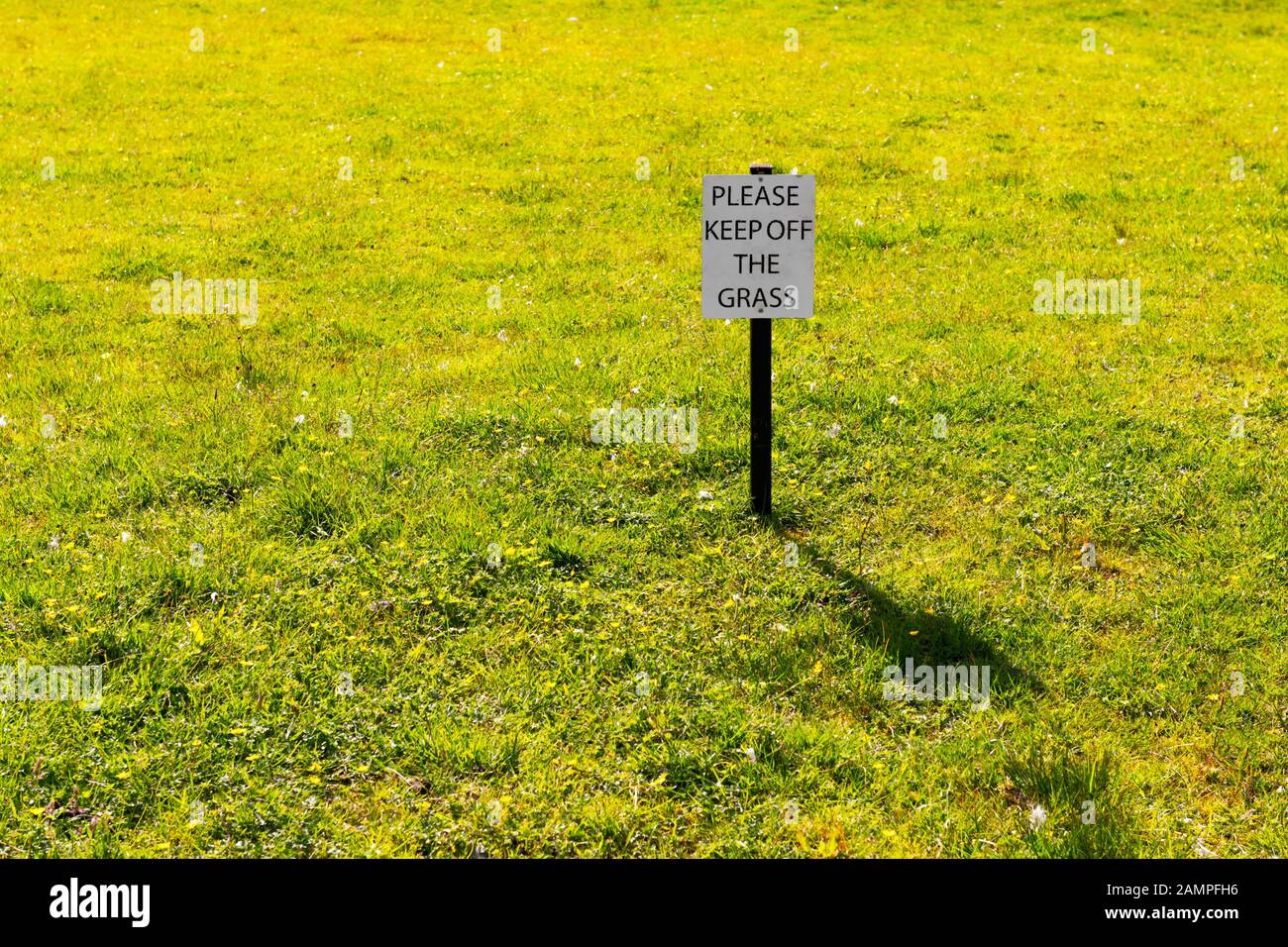Garden warning sign hi-res stock photography and images - Alamy