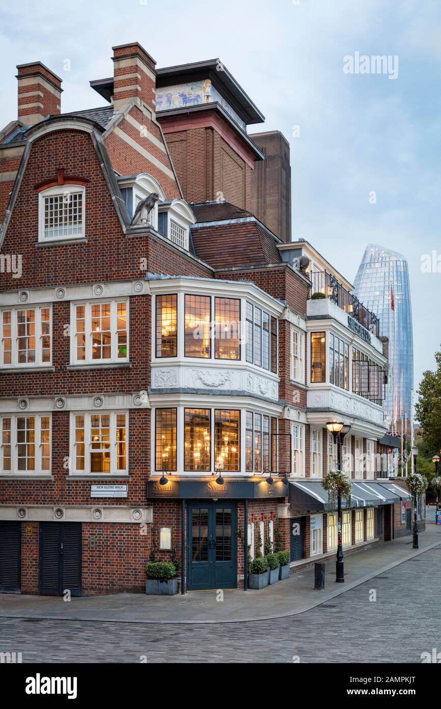 Ticketing and office complex for Shakespeare's Globe Theatre, London ...