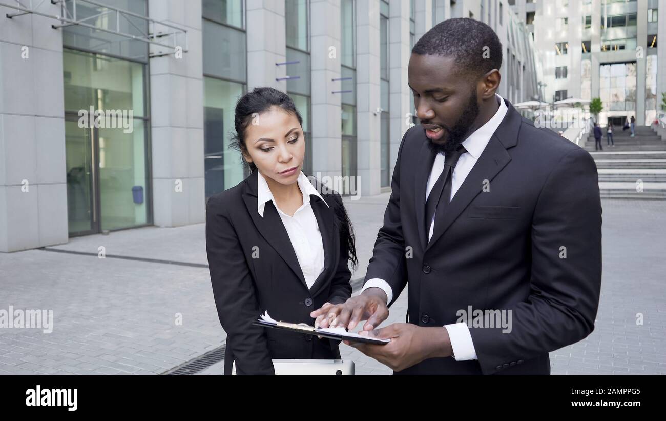 Male personal assistant office hi-res stock photography and images - Alamy