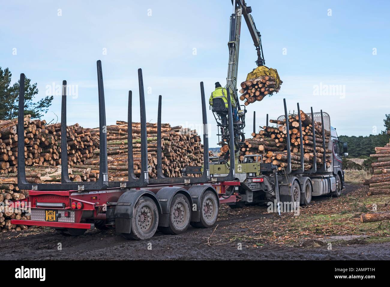Timber lorry hi-res stock photography and images - Alamy