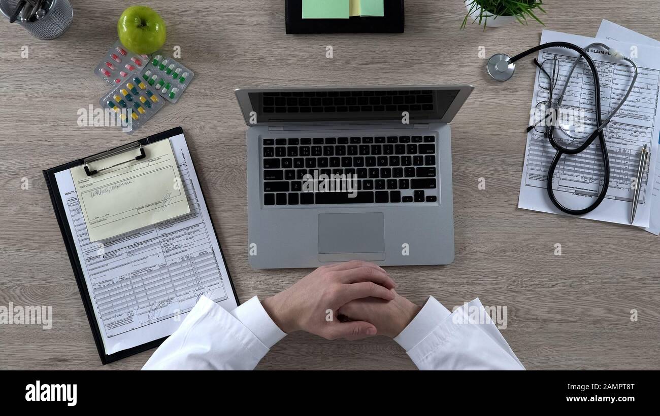 Medical record keeping hi-res stock photography and images - Alamy