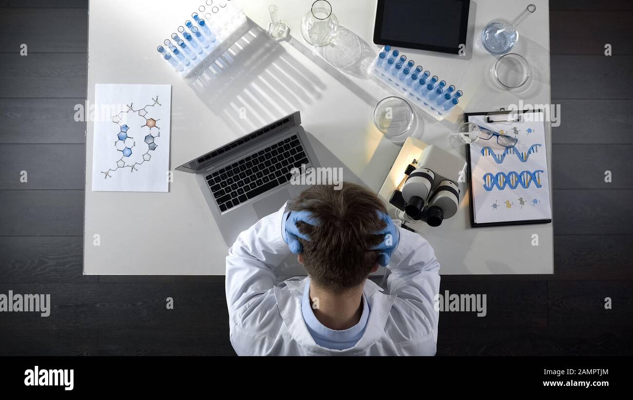 Scientist computer failure hi-res stock photography and images - Alamy