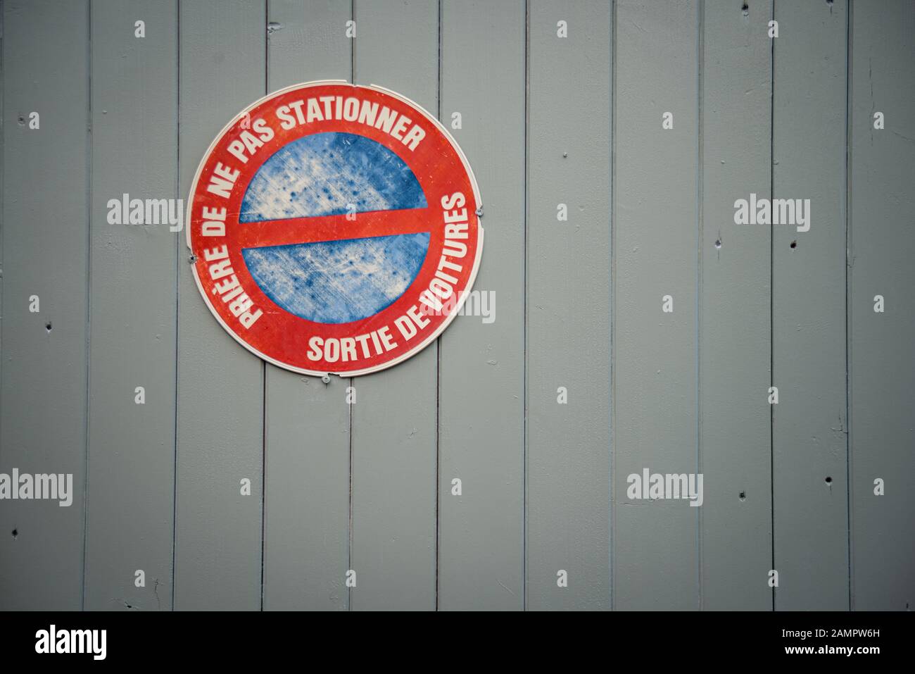 French exit sortie sign hi-res stock photography and images - Alamy