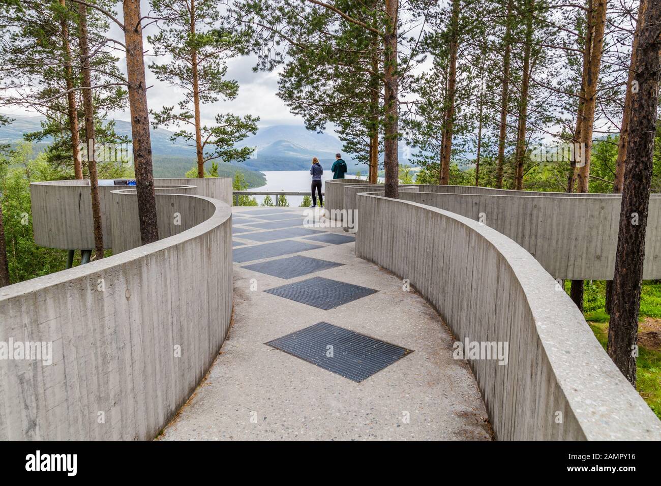 Sohlbergpassen viewpoint at Atnsjoen lake along Rondane National Scenic ...