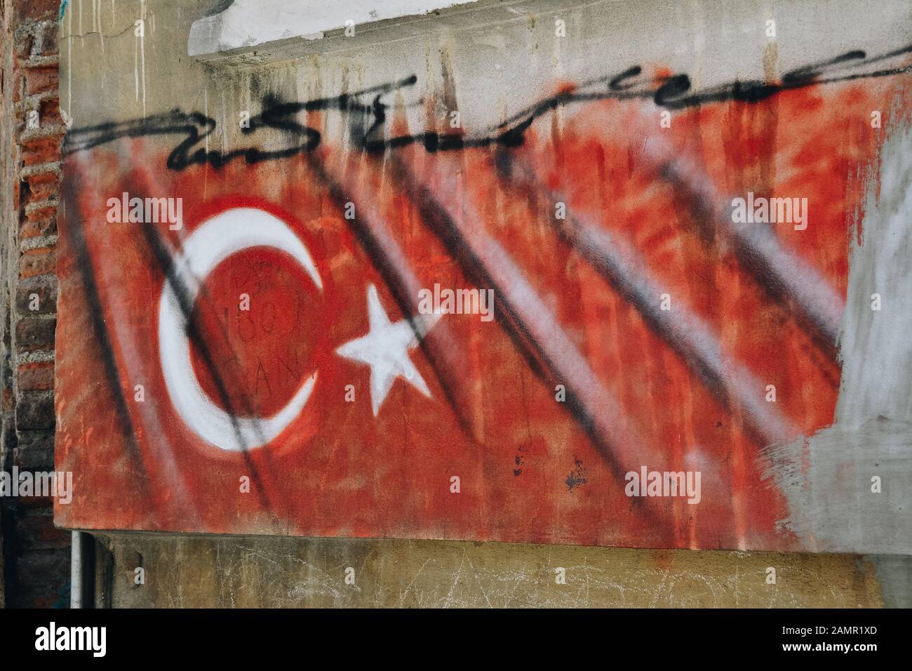 Turkey flag painted in a wall Stock Photo - Alamy
