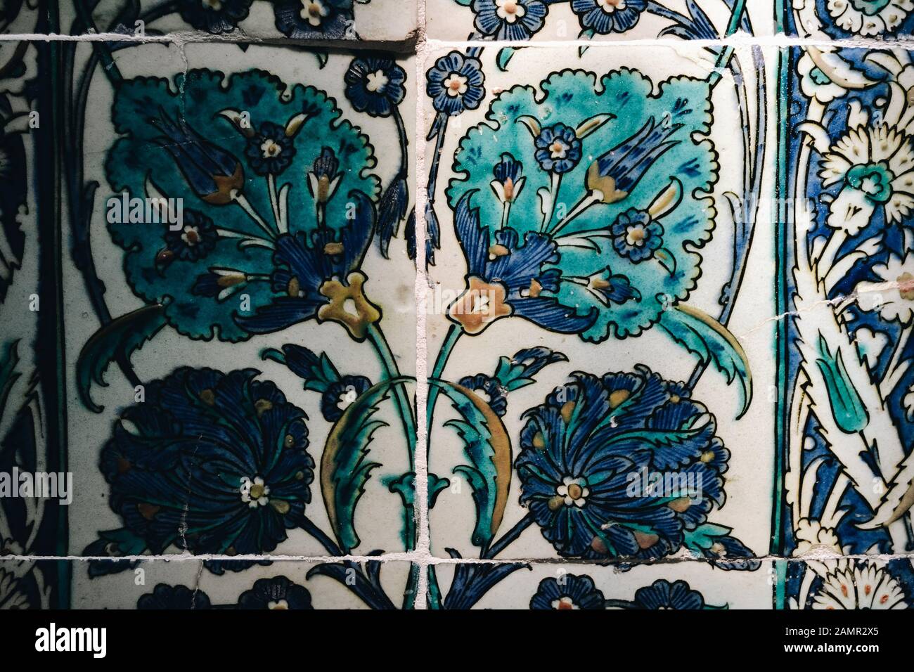 Detail of wall tiles in the Topkapi palace Stock Photo - Alamy