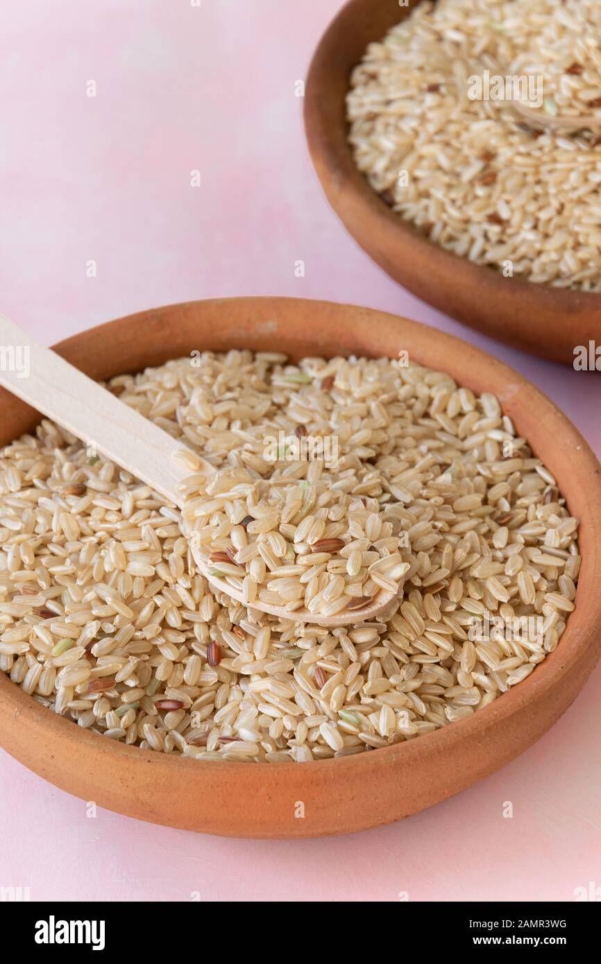 Biological brown rice, whole grain uncooked cereal ingredient Stock ...