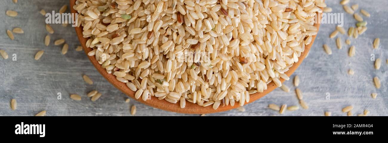Biological brown rice, whole grain uncooked cereal ingredient Stock ...