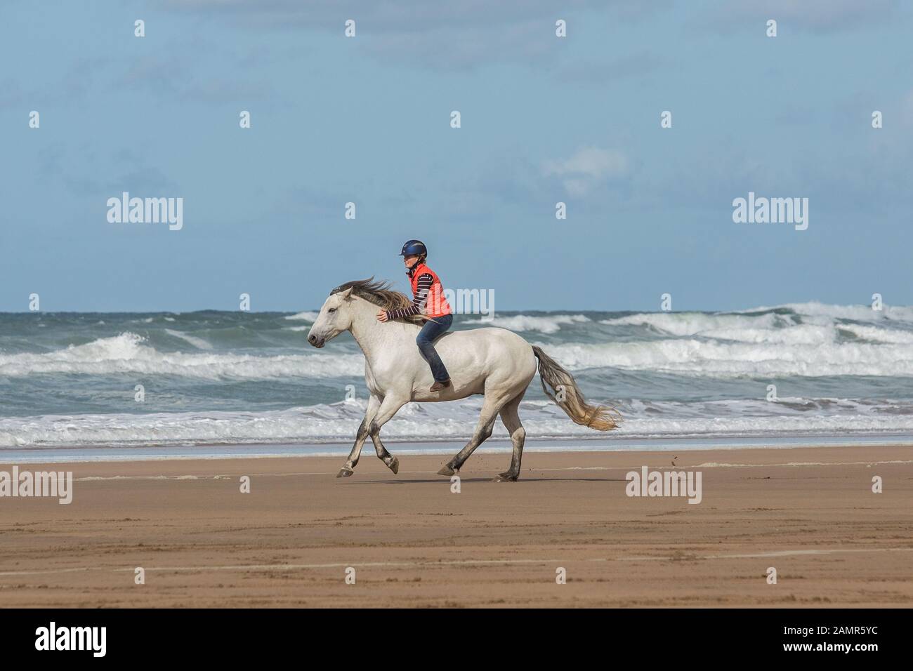 Emma massingale on the beach hi-res stock photography and images - Alamy