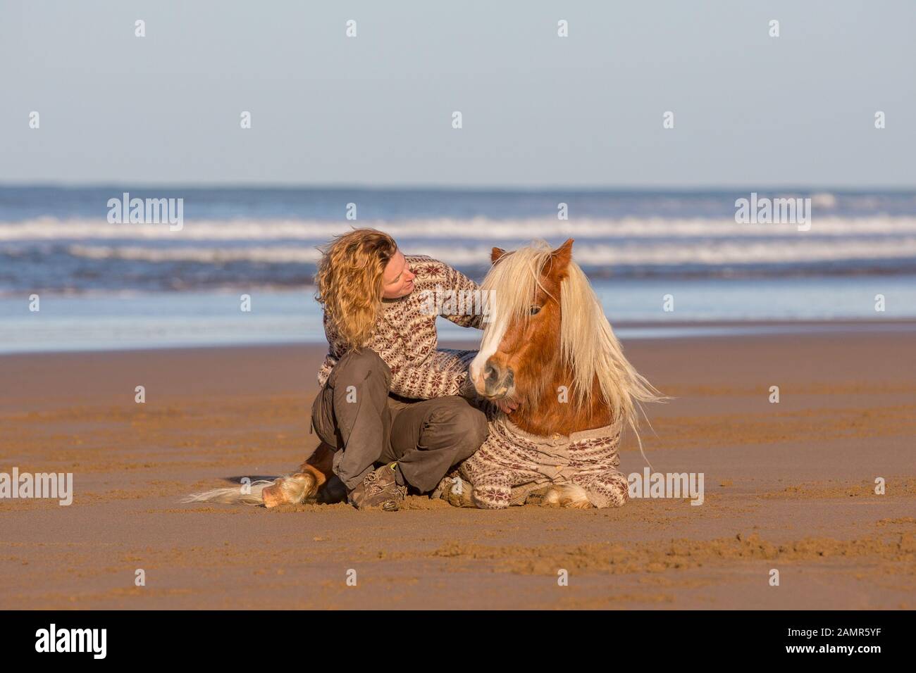 Emma massingale on the beach hi-res stock photography and images - Alamy