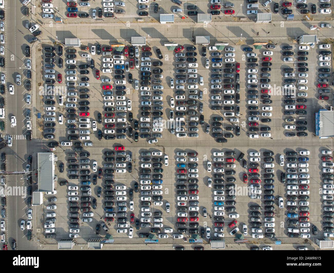 Empty parking lots hi-res stock photography and images - Alamy