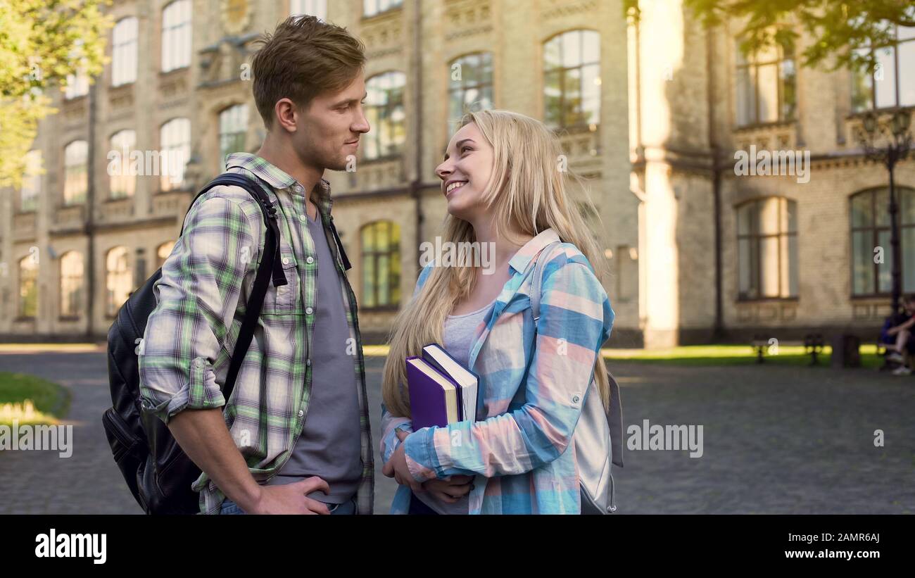 College romance hi-res stock photography and images - Alamy