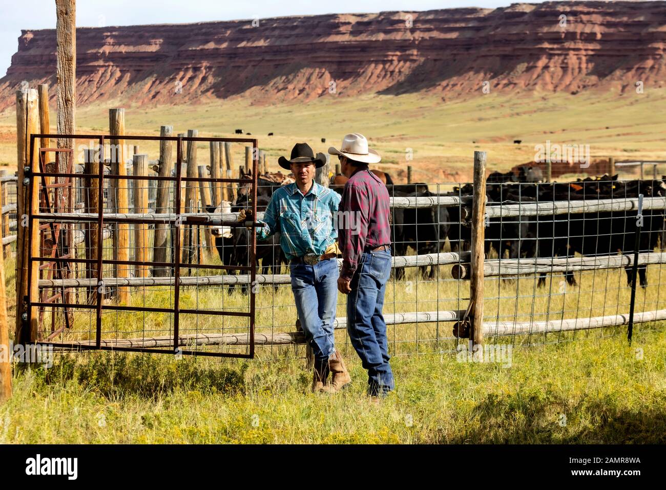 Western ranch gate hi-res stock photography and images - Alamy