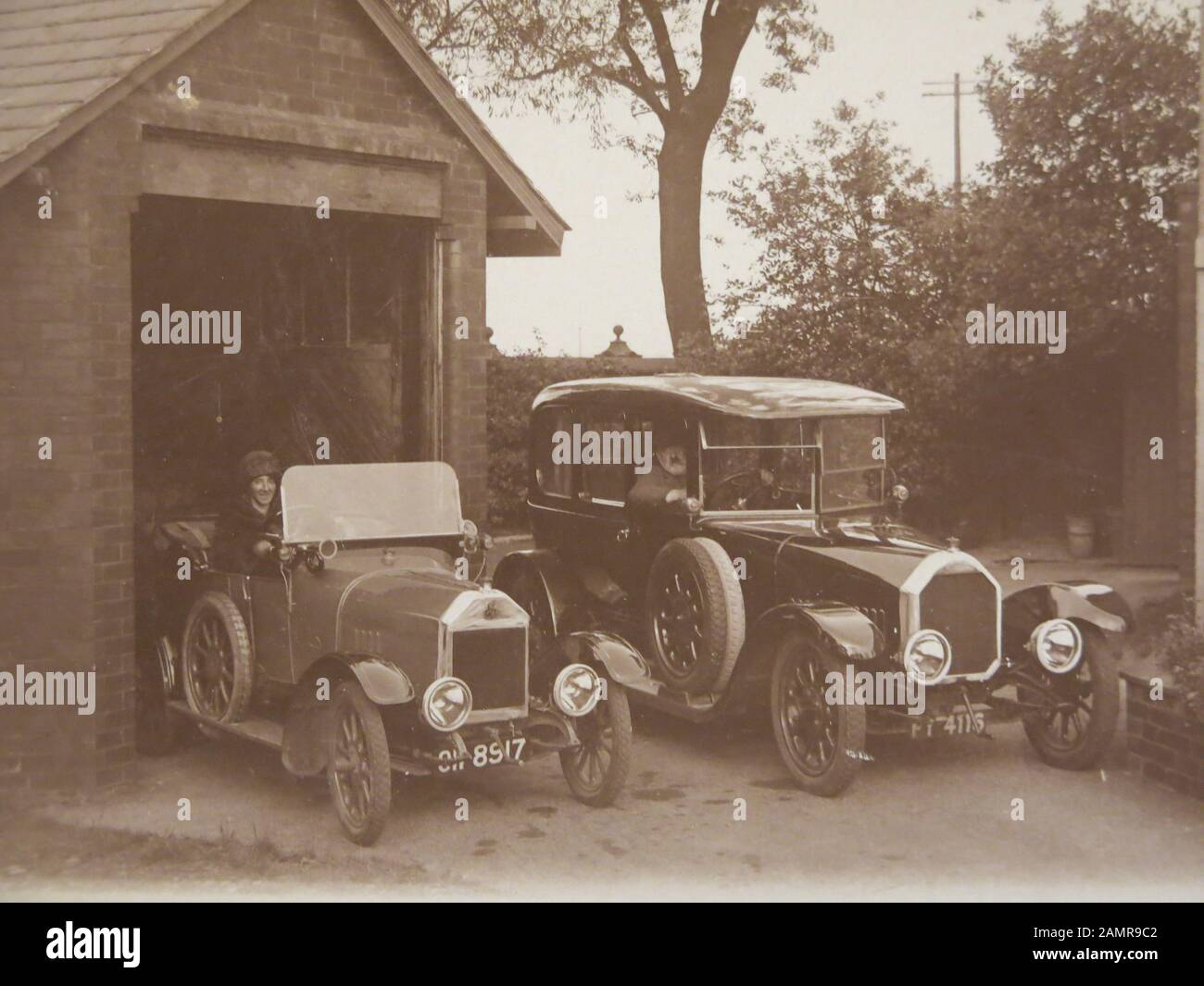 Olden days motoring history hi-res stock photography and images - Alamy