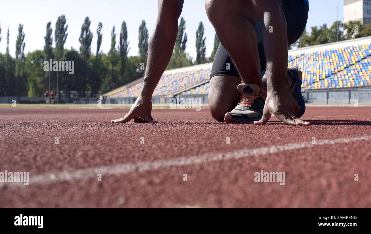 Sprinter starting position hi-res stock photography and images - Alamy